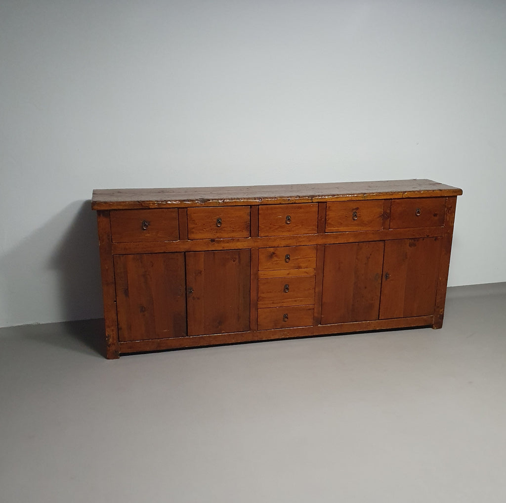 Spanisch chestnut wood side board Antiqu bar counter. Butcher bar coun ...