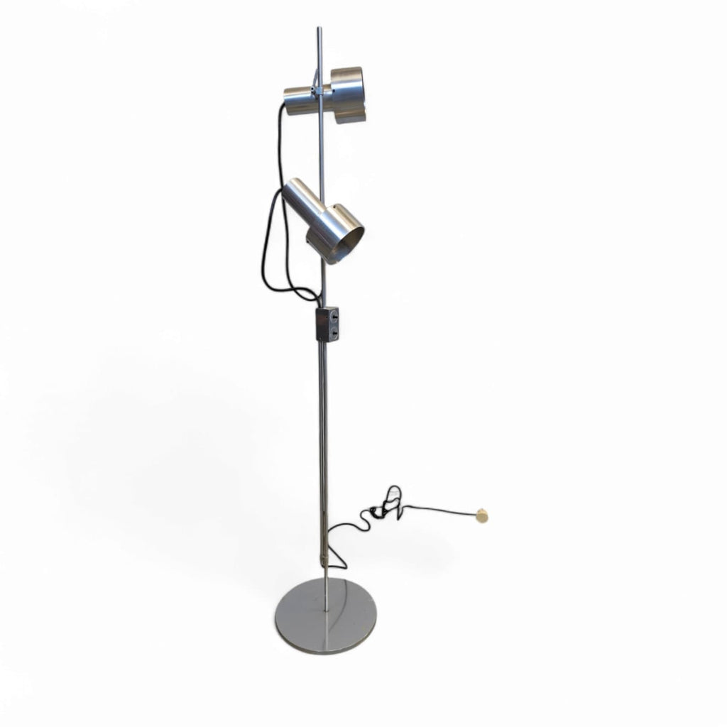 Architec FA2 floorlamp by Peter Nelson – Logohuman