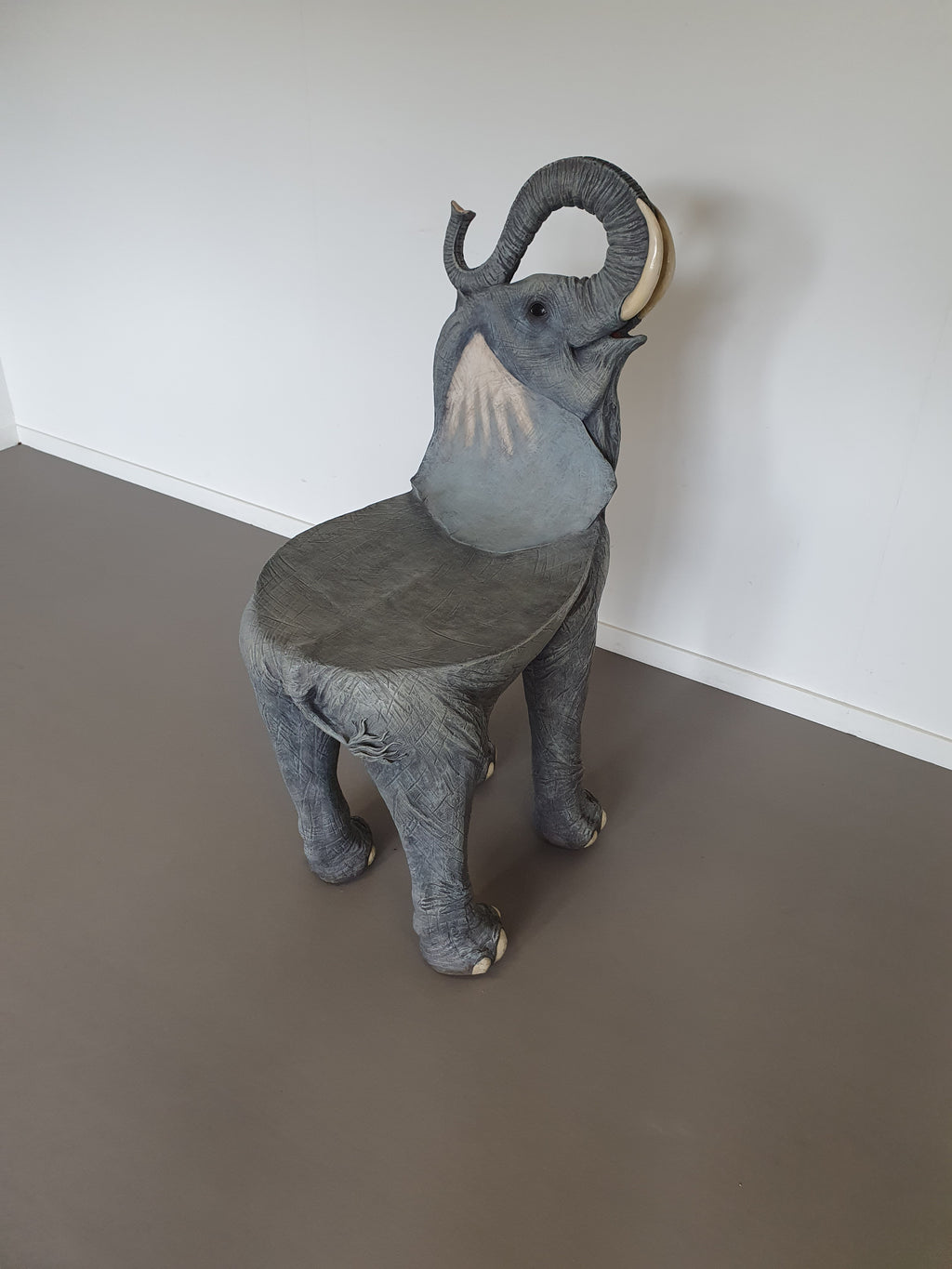 Veronese elephant chair by Allsculptures. Polystone resin 2006 Italy ...
