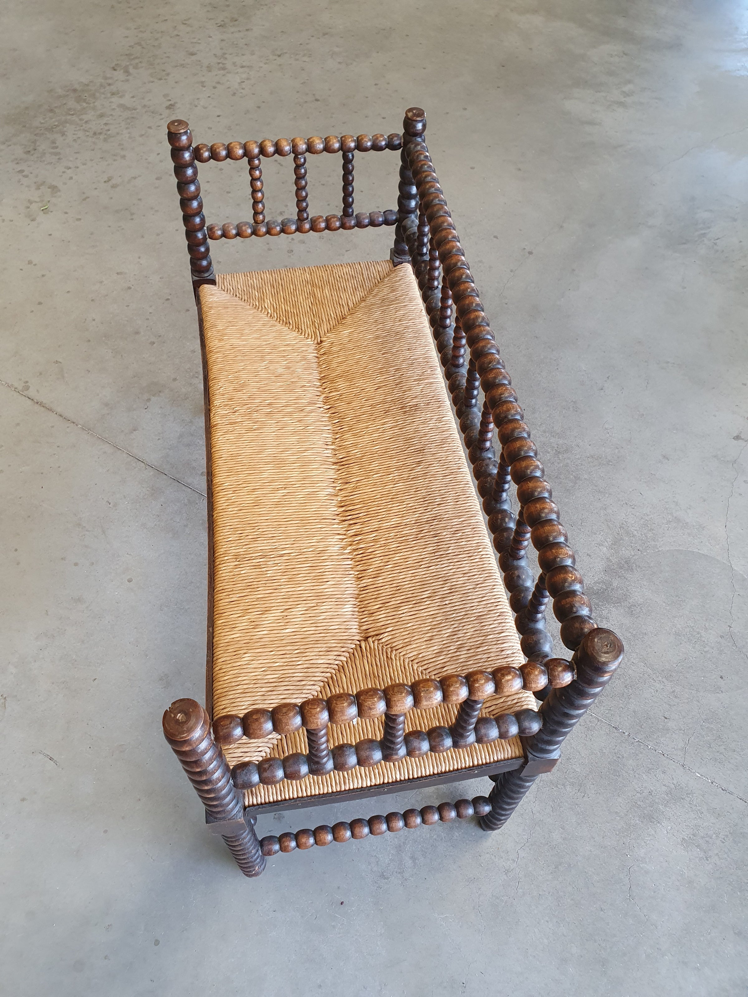 Vintage Bobbin Bench rush seat. Gedraaide Poten. Knobbel bankje 1920 ...