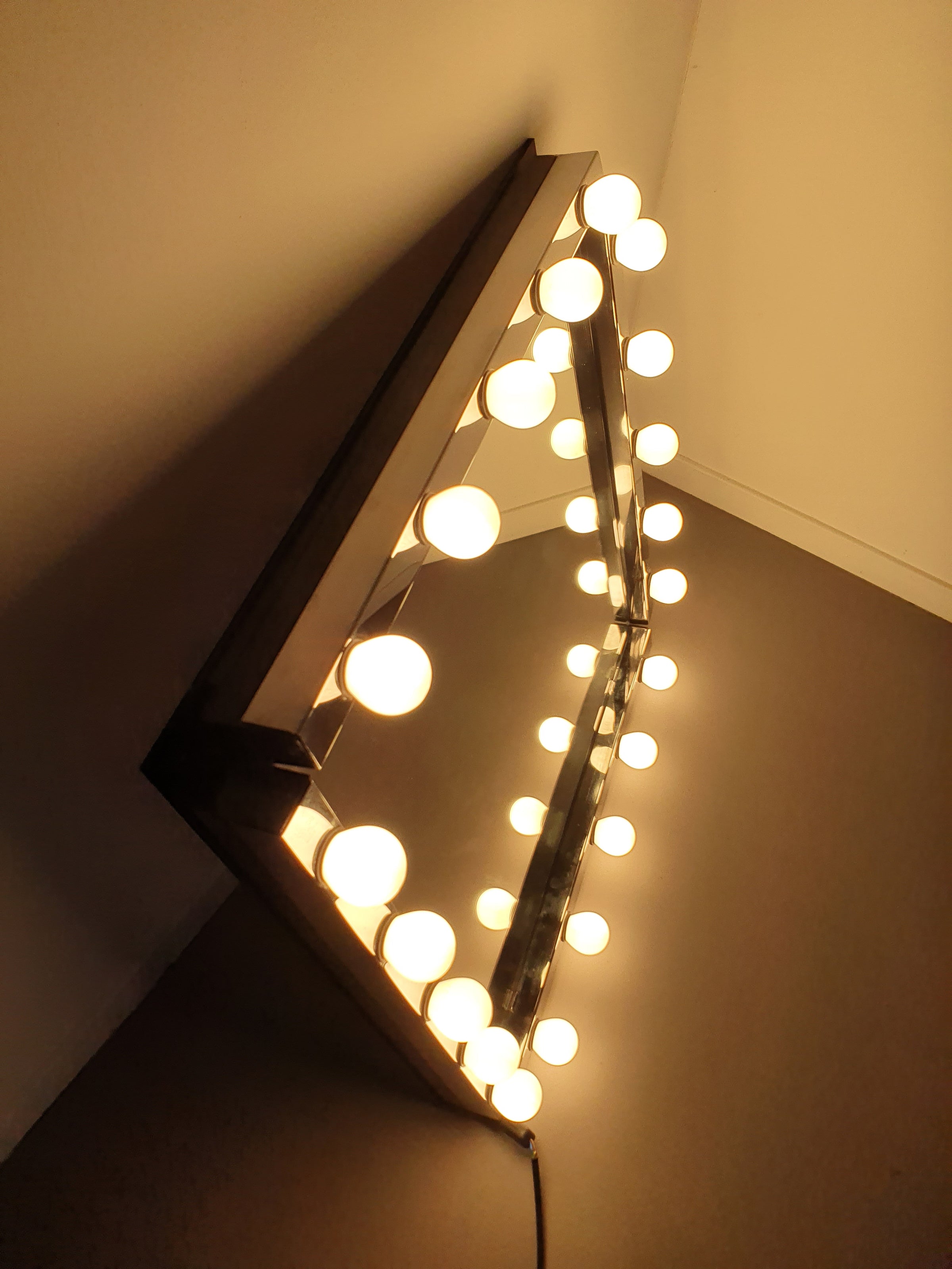 Theatre mirror 70 x 70 x 15cm – Logohuman