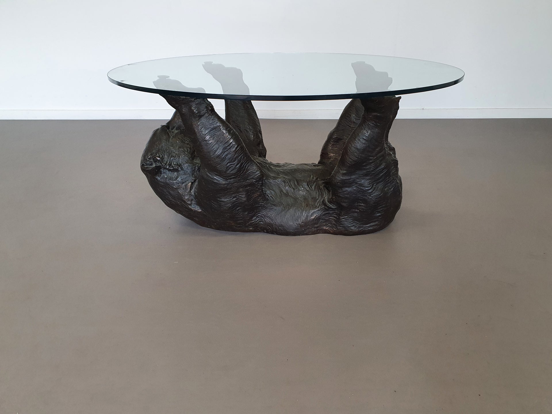 Well detailed bronze bear coffee table frame. – Logohuman
