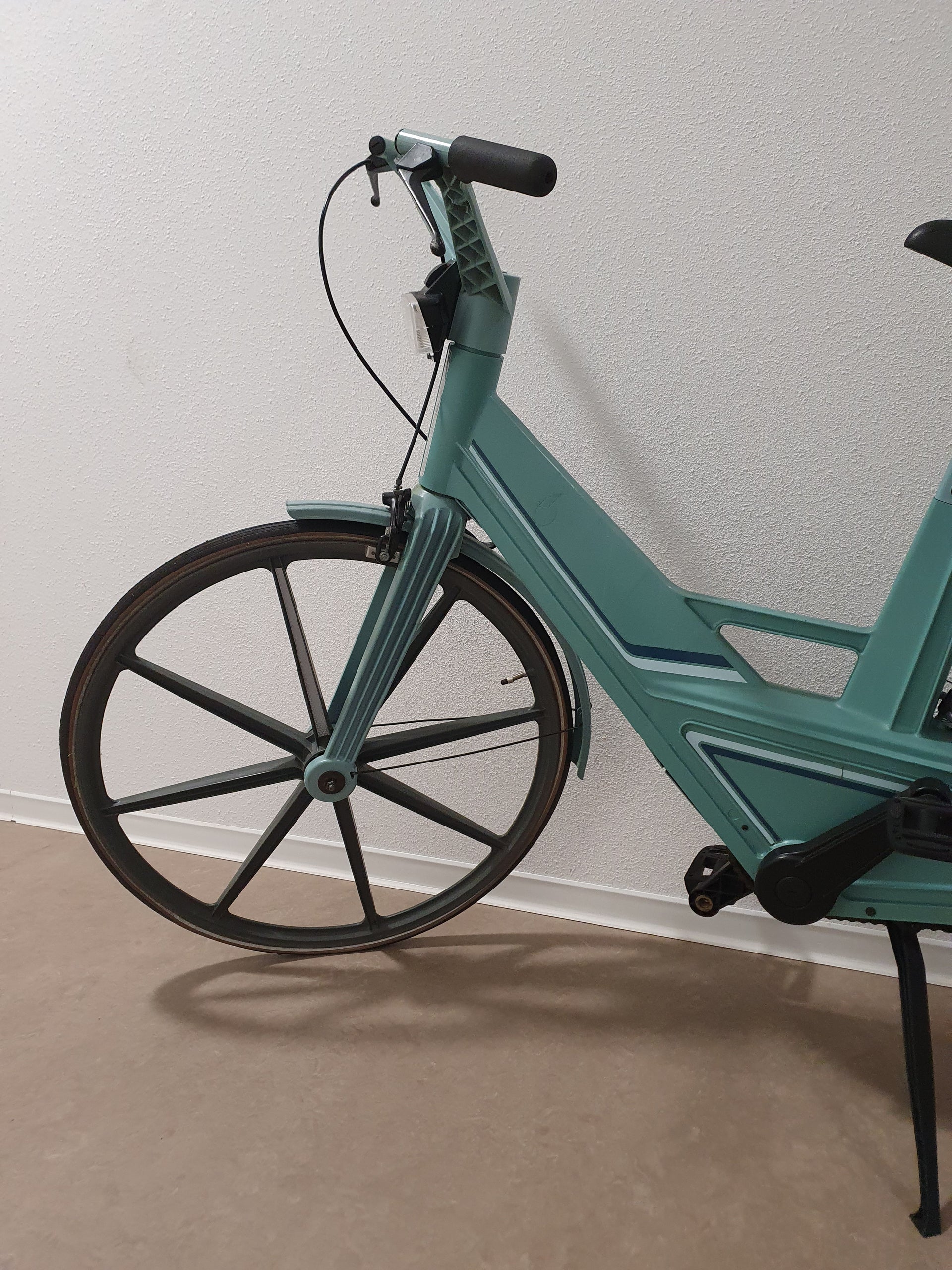 Vintage blue plastic bike Itera from Volvo Sweden, 1980s – Logohuman