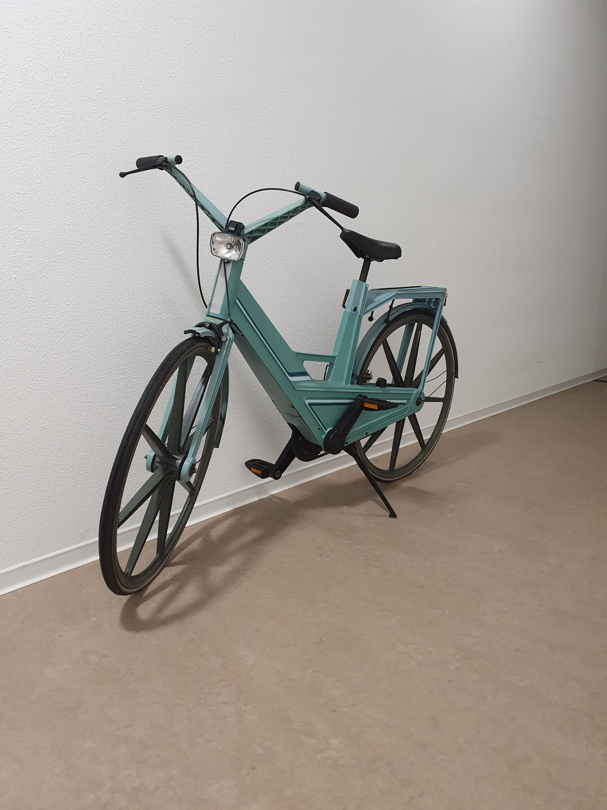 Vintage blue plastic bike Itera from Volvo Sweden, 1980s – Logohuman