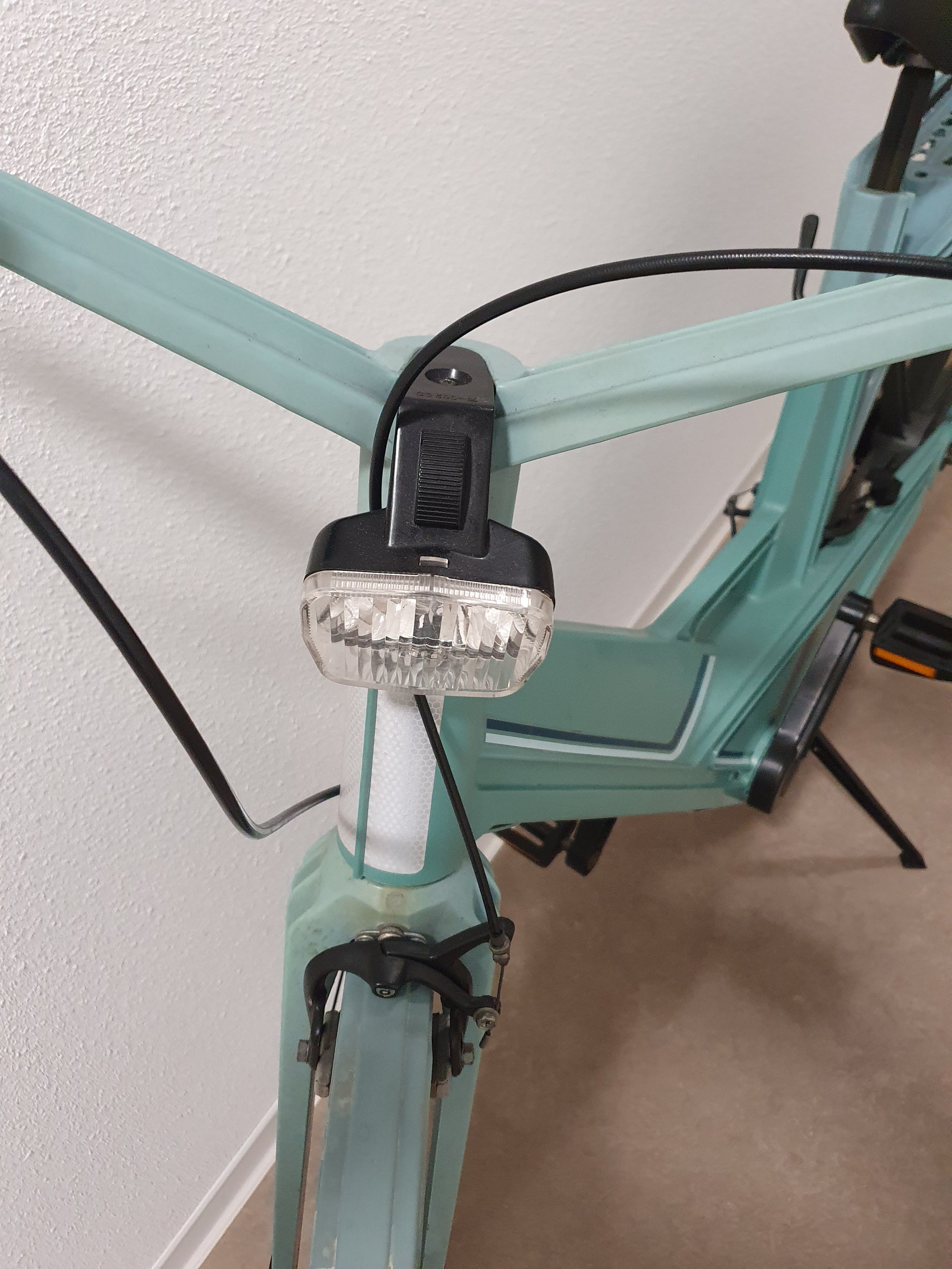 Vintage blue plastic bike Itera from Volvo Sweden, 1980s – Logohuman