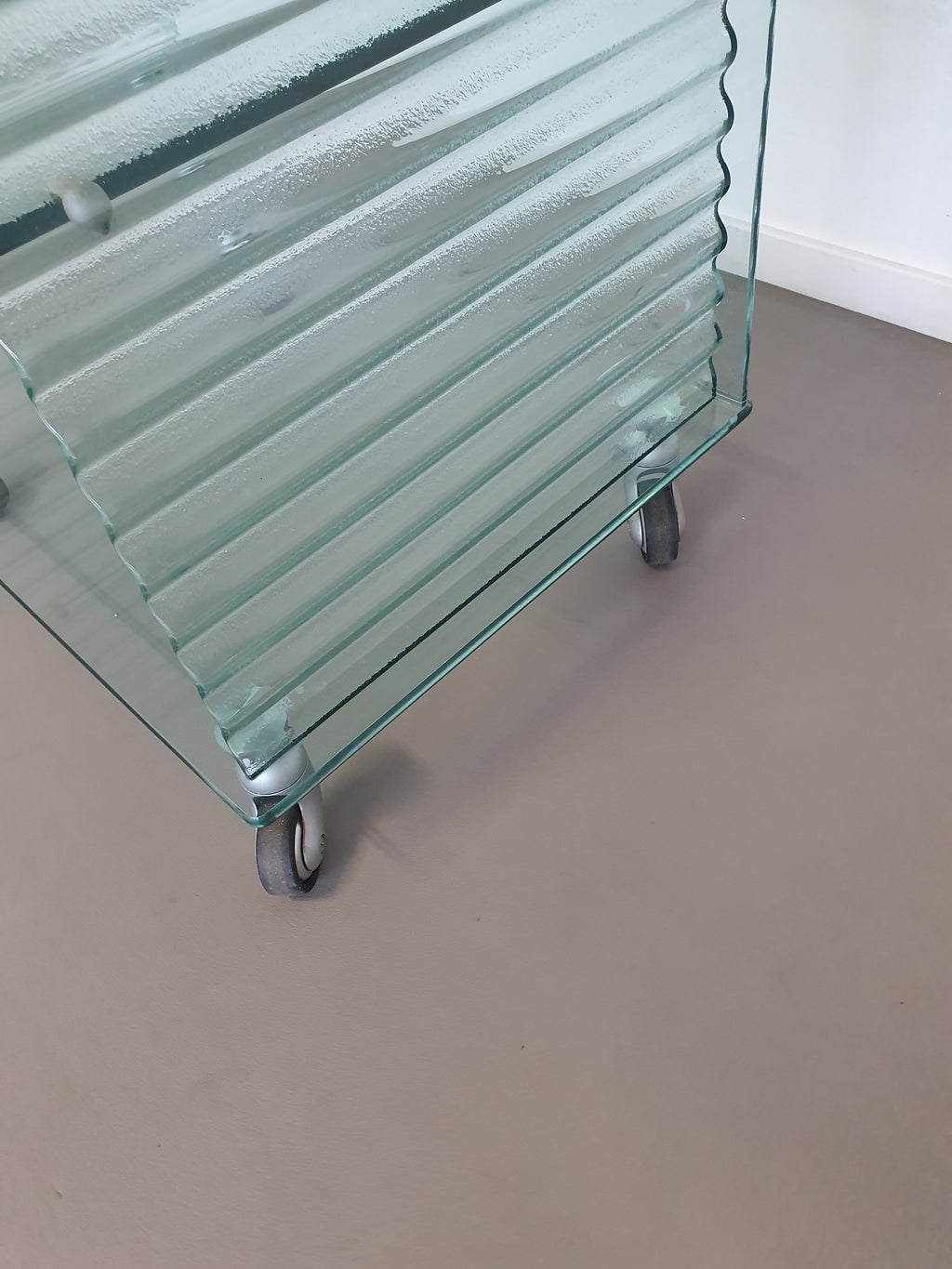 Onda Series Glass Media Cabinet by Ron Arad for Fiam, Italy, 1980 ...